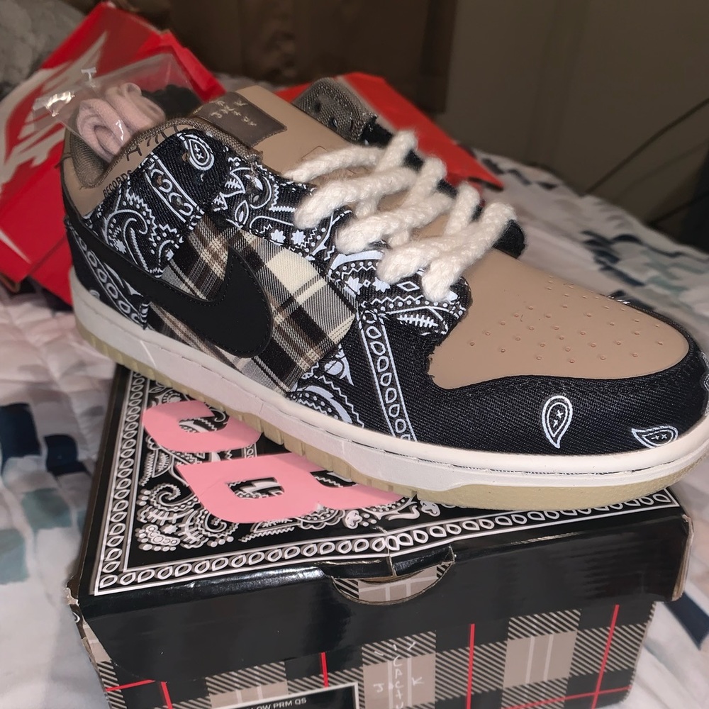 Nike Sb Dunk Low Travis Scott (Special Box) - Gem